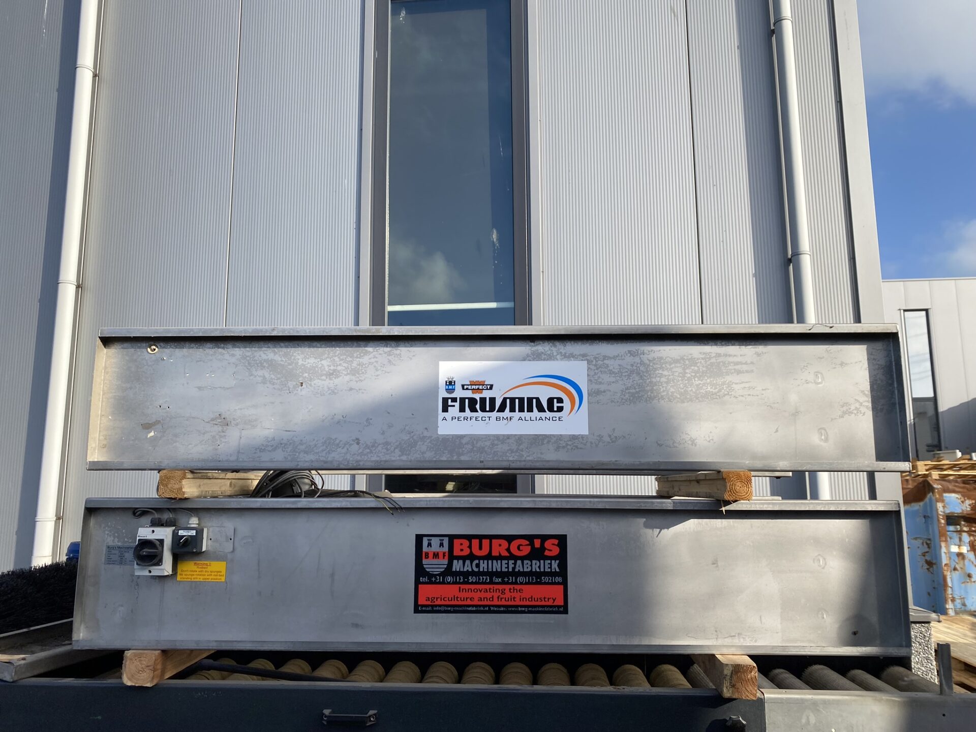 EMPTYING UNIT ON DRYER - Burg Machinery